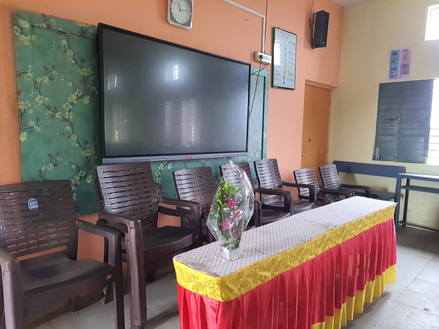 Home - The English High School & Junior College, Ner